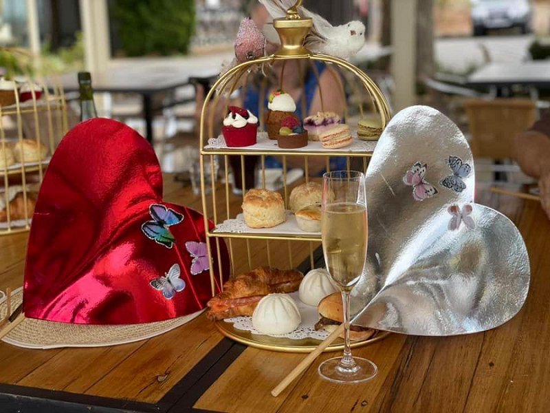 13 Feb 2022 Peeps and Paws High Tea » Gourmet Pawprints